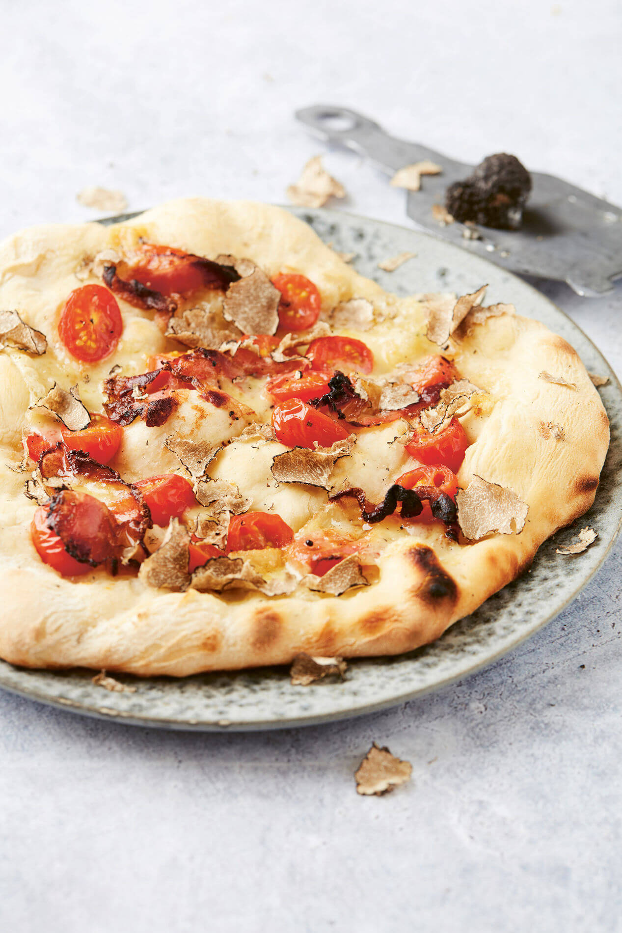 Pizza au lardo, datterini et truffe - Italia al pomodoro - recept