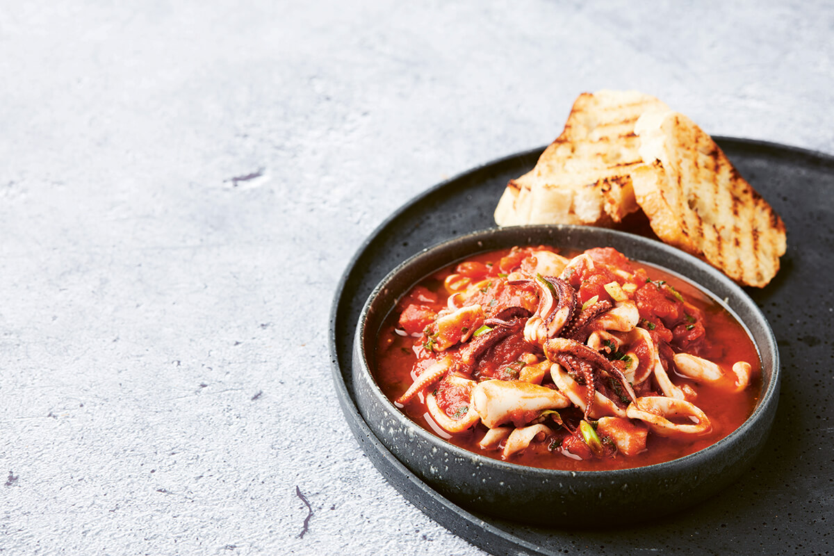 Inktvis in pittige tomatensaus - Italia al pomodoro - recept
